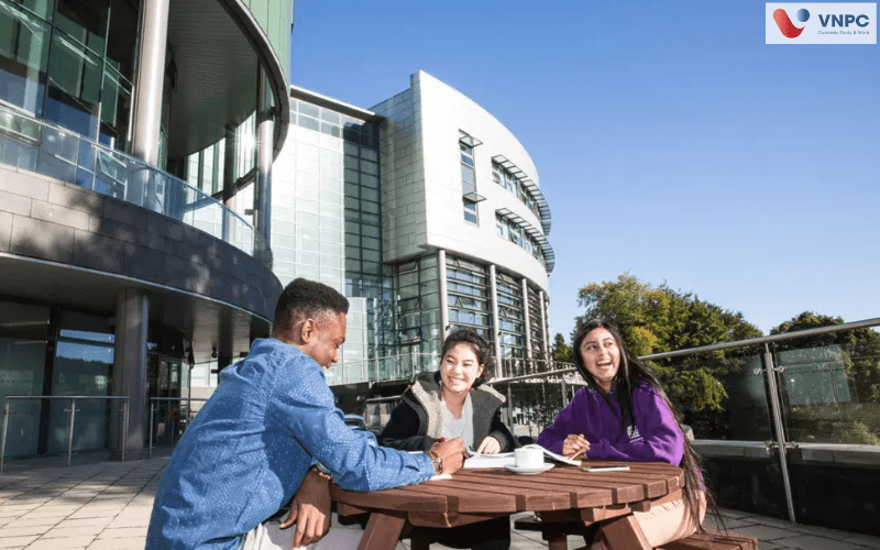 Tổng quan Robert Gordon University: Học phí, học bổng & cơ hội việc làm
