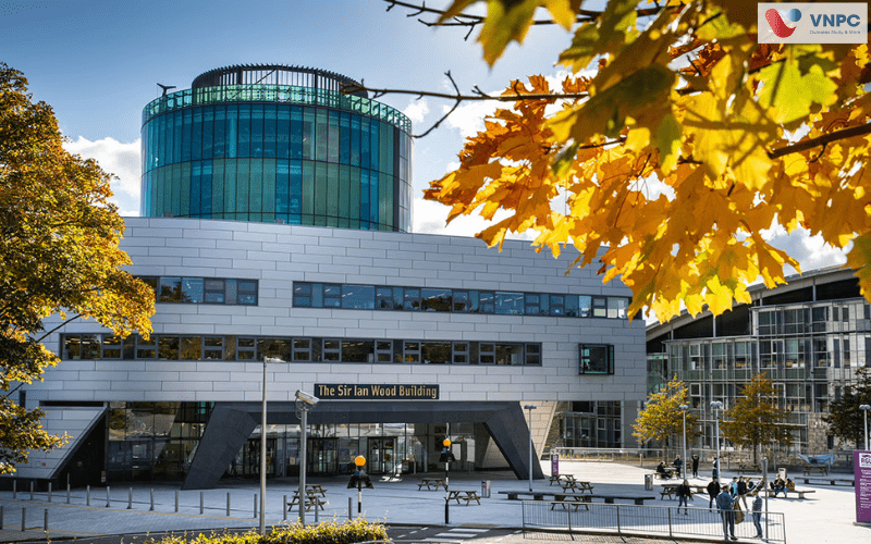 Tổng quan Robert Gordon University: Học phí, học bổng & cơ hội việc làm